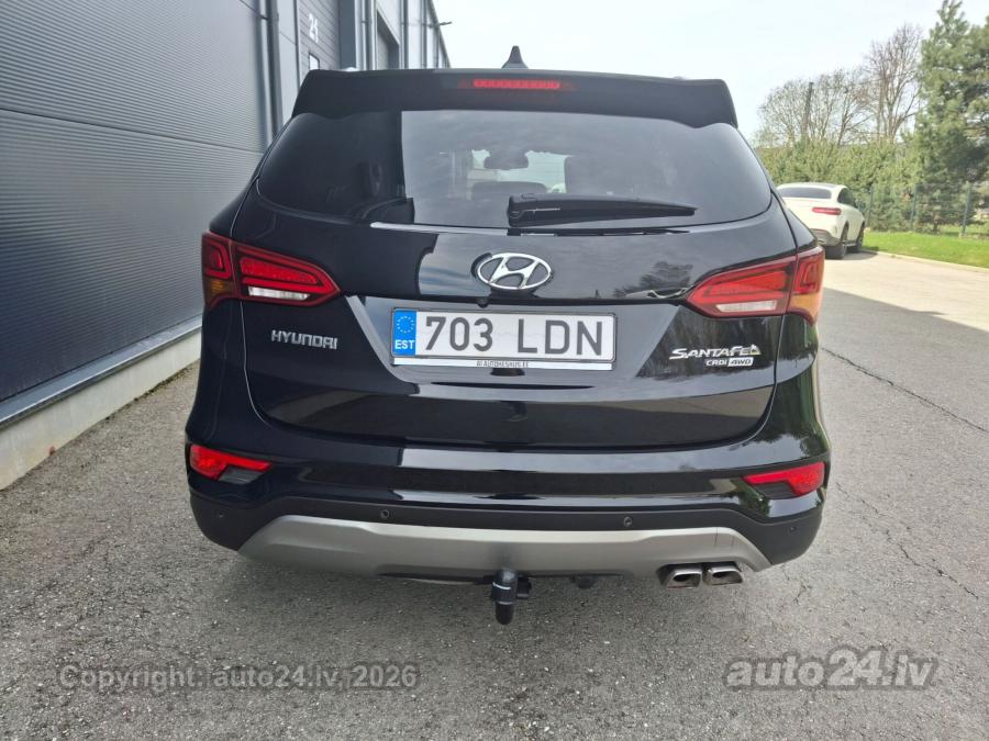 Melns Hyundai Santa Fe 2016 Tallina, ar dzinēja tilpumu 2.20 L un nobraukumu 176 tūkst. km par 16900 €, foto 9 vietnē AUTOMOTO.COM.LV