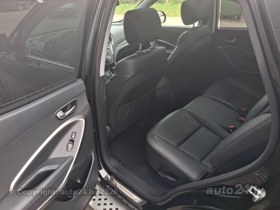 Melns Hyundai Santa Fe 2016 Tallina, ar dzinēja tilpumu 2.20 L un nobraukumu 176 tūkst. km par 16900 €, foto 14 vietnē AUTOMOTO.COM.LV