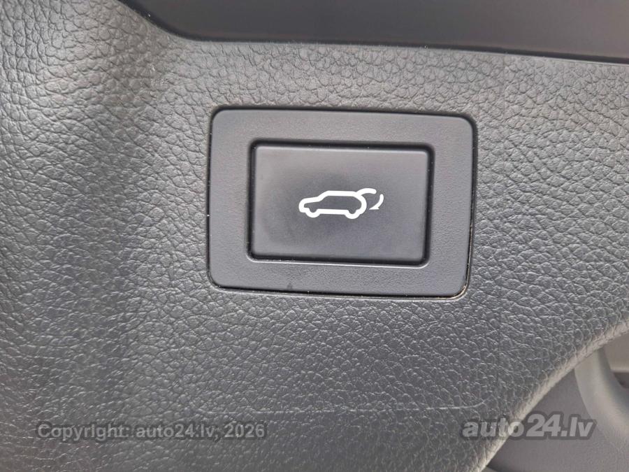 Melns Hyundai Santa Fe 2016 Tallina, ar dzinēja tilpumu 2.20 L un nobraukumu 176 tūkst. km par 16900 €, foto 19 vietnē AUTOMOTO.COM.LV