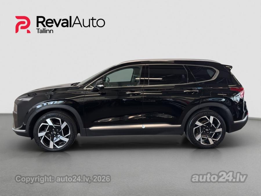 Black Hyundai Santa Fe 2023 in Tallinn, with an engine capacity of 2.20 L and mileage of 61 thousand km for 37900 €, photo 3 on AUTOMOTO.COM.LV