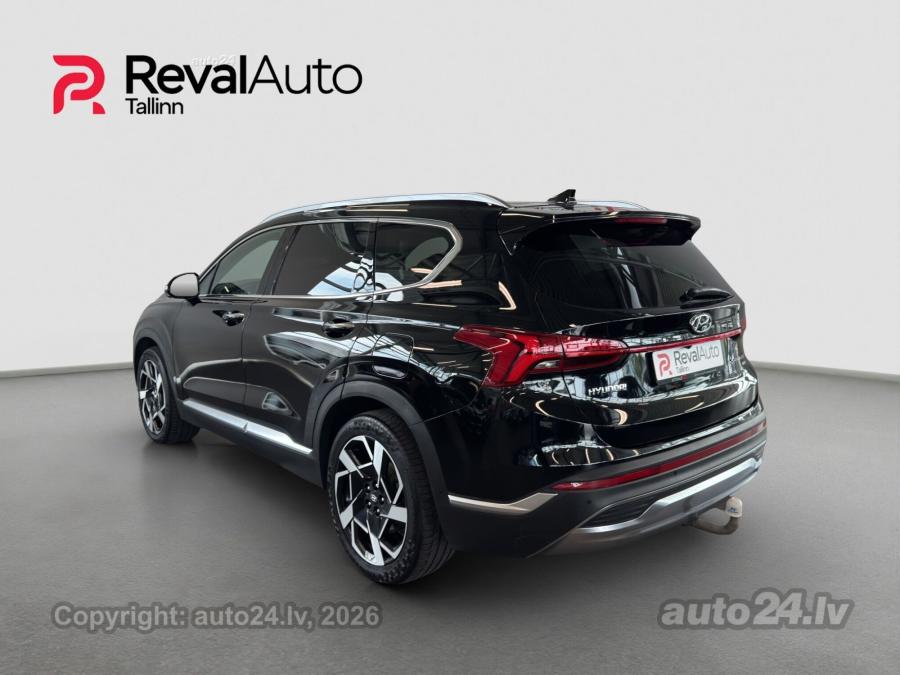 Black Hyundai Santa Fe 2023 in Tallinn, with an engine capacity of 2.20 L and mileage of 61 thousand km for 37900 €, photo 4 on AUTOMOTO.COM.LV