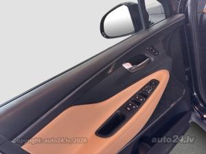 Black Hyundai Santa Fe 2023 in Tallinn, with an engine capacity of 2.20 L and mileage of 61 thousand km for 37900 €, photo 8 on AUTOMOTO.COM.LV