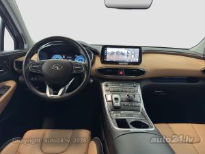 Black Hyundai Santa Fe 2023 in Tallinn, with an engine capacity of 2.20 L and mileage of 61 thousand km for 37900 €, photo 10 on AUTOMOTO.COM.LV