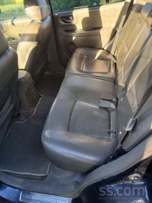 Blue Hyundai Santa Fe 2004 in Daugavpils, with an engine capacity of 2.00 L and mileage of 330 thousand km for 950 €, photo 7 on AUTOMOTO.COM.LV