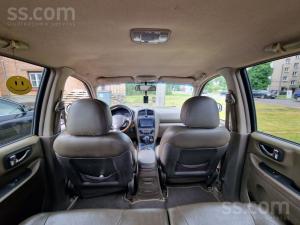 Blue Hyundai Santa Fe 2004 in Daugavpils, with an engine capacity of 2.00 L and mileage of 395 thousand km for 1000 €, photo 9 on AUTOMOTO.COM.LV