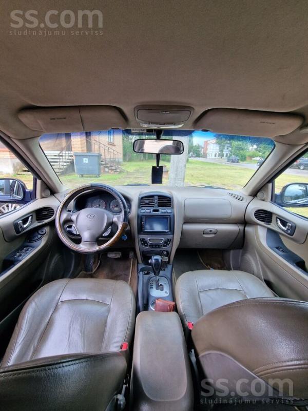 Zils Hyundai Santa Fe 2004 Daugavpils, ar dzinēja tilpumu 2.00 L un nobraukumu 395 tūkst. km par 1000 €, foto 9 vietnē AUTOMOTO.COM.LV