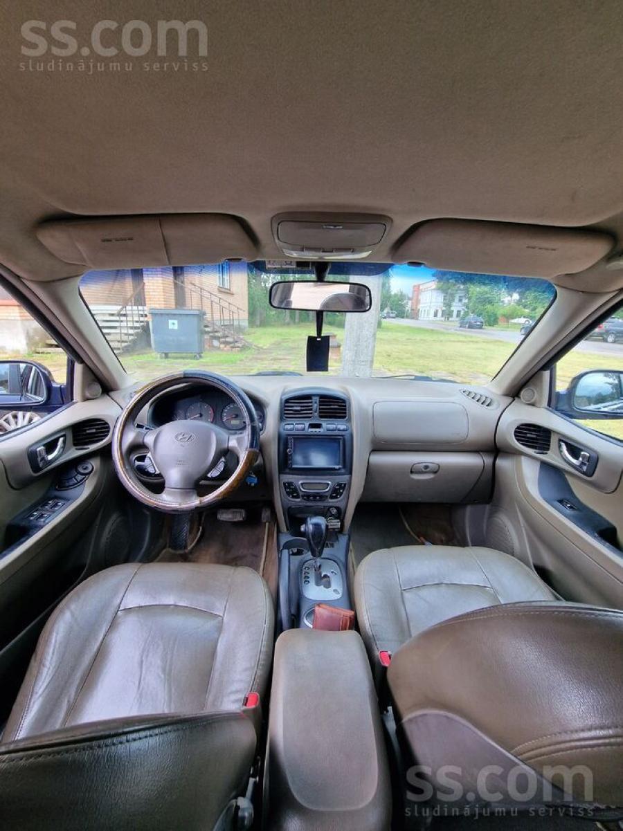 Blue Hyundai Santa Fe 2004 in Daugavpils, with an engine capacity of 2.00 L and mileage of 395 thousand km for 1000 €, photo 10 on AUTOMOTO.COM.LV