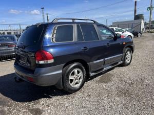 Blue Hyundai Santa Fe 2005 in Kaunas, with an engine capacity of 1.99 L and mileage of 265 thousand km for 2450 €, photo 6 on AUTOMOTO.COM.LV