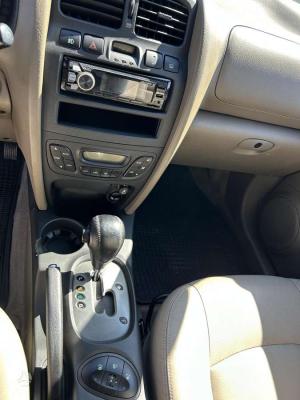 Blue Hyundai Santa Fe 2005 in Kaunas, with an engine capacity of 1.99 L and mileage of 265 thousand km for 2450 €, photo 18 on AUTOMOTO.COM.LV
