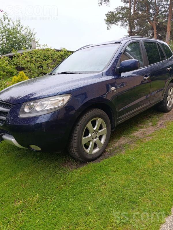 Blue Hyundai Santa Fe 2006 in Riga, with an engine capacity of 2.20 L and mileage of 260 thousand km for 7000 €, photo 2 on AUTOMOTO.COM.LV
