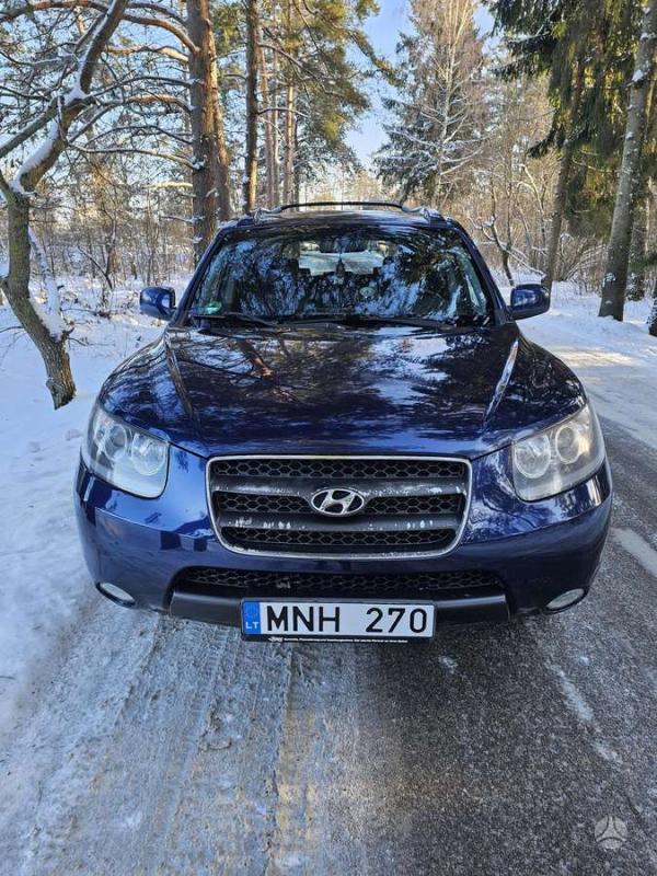 Blue Hyundai Santa Fe 2006 in Radviliskis, with an engine capacity of 2.20 L and mileage of 231 thousand km for 3900 €, photo 1 on AUTOMOTO.COM.LV