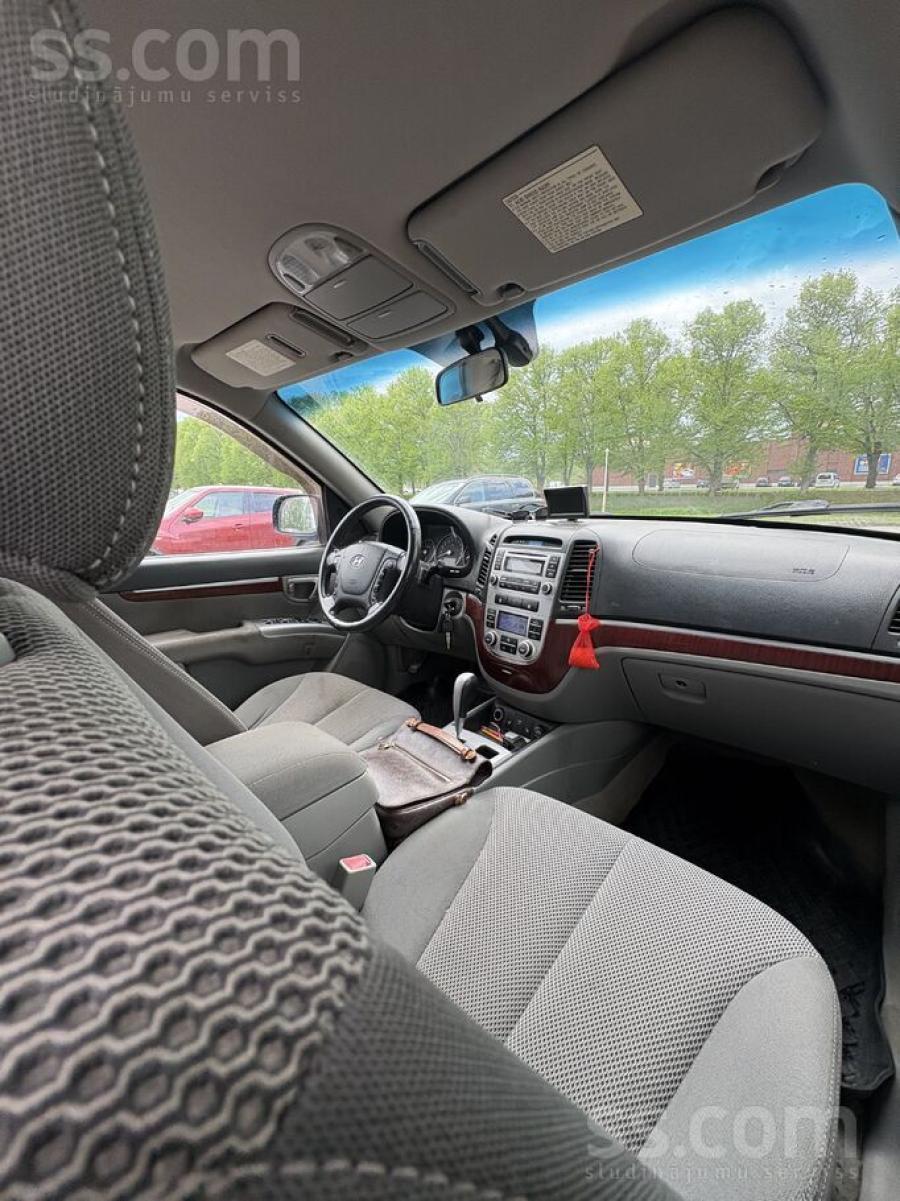 Синий Хендай Санта Фе 2006 в Кулдига, объемом двигателя 2.70 л и пробегом 0 тыс. км за 1800 €, фото 7 на AUTOMOTO.COM.LV