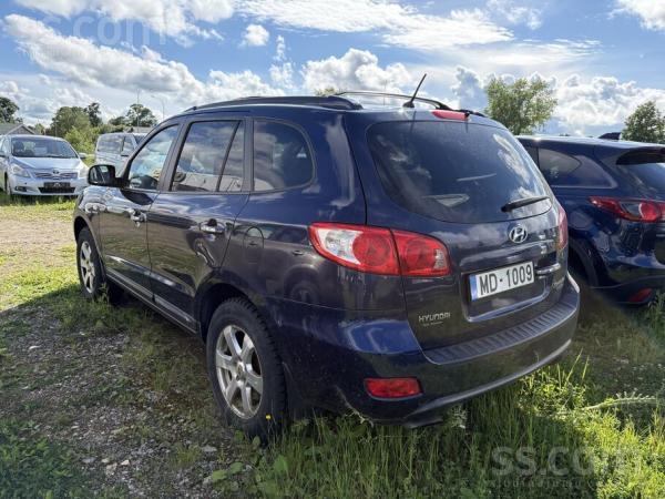 Blue Hyundai Santa Fe 2006 in Daugavpils, with an engine capacity of 2.20 L and mileage of 289 thousand km for 2950 €, photo 2 on AUTOMOTO.COM.LV