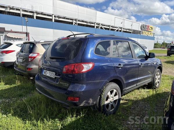 Blue Hyundai Santa Fe 2006 in Daugavpils, with an engine capacity of 2.20 L and mileage of 289 thousand km for 2950 €, photo 3 on AUTOMOTO.COM.LV