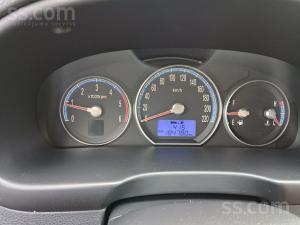Blue Hyundai Santa Fe 2006 in Daugavpils, with an engine capacity of 2.20 L and mileage of 191 thousand km for 4900 €, photo 6 on AUTOMOTO.COM.LV