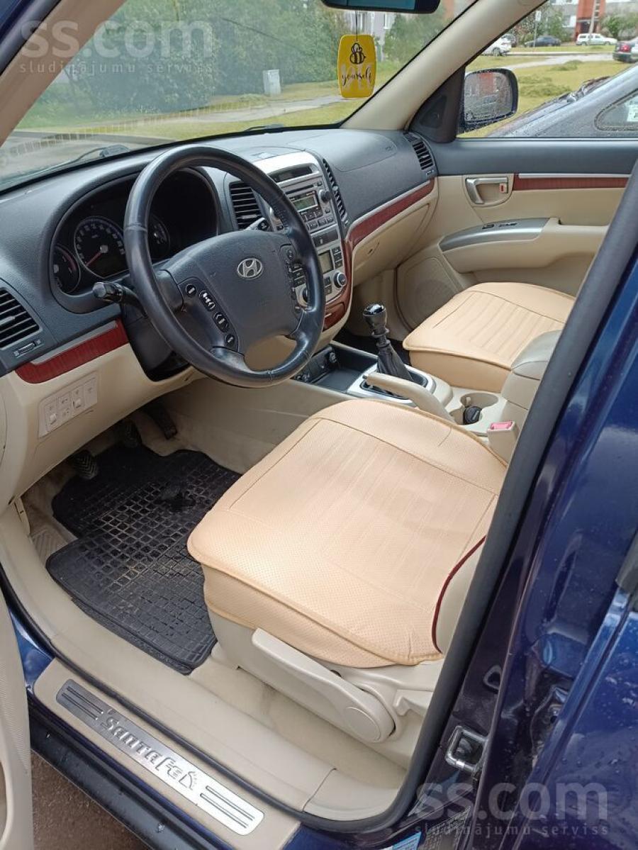 Blue Hyundai Santa Fe 2006 in Daugavpils, with an engine capacity of 2.20 L and mileage of 191 thousand km for 4900 €, photo 8 on AUTOMOTO.COM.LV