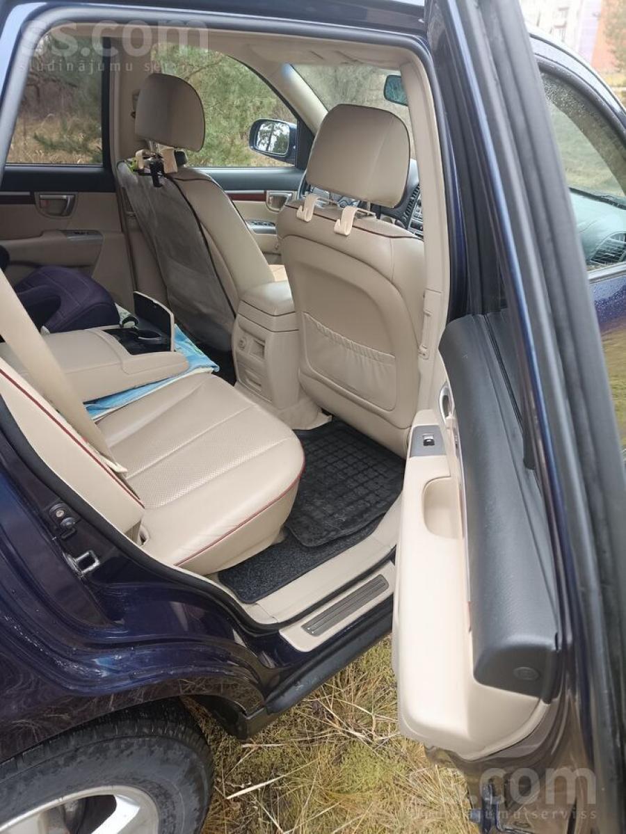 Blue Hyundai Santa Fe 2006 in Daugavpils, with an engine capacity of 2.20 L and mileage of 191 thousand km for 4900 €, photo 15 on AUTOMOTO.COM.LV
