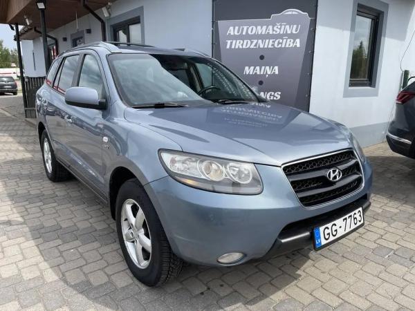 Blue Hyundai Santa Fe 2006 in Talsi, with an engine capacity of 2.20 L and mileage of 350 thousand km for 4200 €, photo 1 on AUTOMOTO.COM.LV