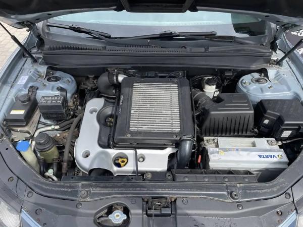 Blue Hyundai Santa Fe 2006 in Talsi, with an engine capacity of 2.20 L and mileage of 350 thousand km for 4200 €, photo 10 on AUTOMOTO.COM.LV