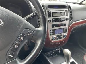 Blue Hyundai Santa Fe 2006 in Talsi, with an engine capacity of 2.20 L and mileage of 350 thousand km for 4200 €, photo 17 on AUTOMOTO.COM.LV