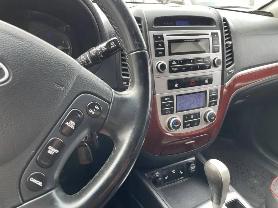 Blue Hyundai Santa Fe 2006 in Talsi, with an engine capacity of 2.20 L and mileage of 350 thousand km for 4200 €, photo 17 on AUTOMOTO.COM.LV