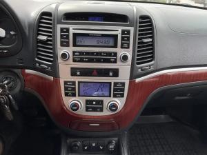 Blue Hyundai Santa Fe 2006 in Talsi, with an engine capacity of 2.20 L and mileage of 350 thousand km for 4200 €, photo 19 on AUTOMOTO.COM.LV