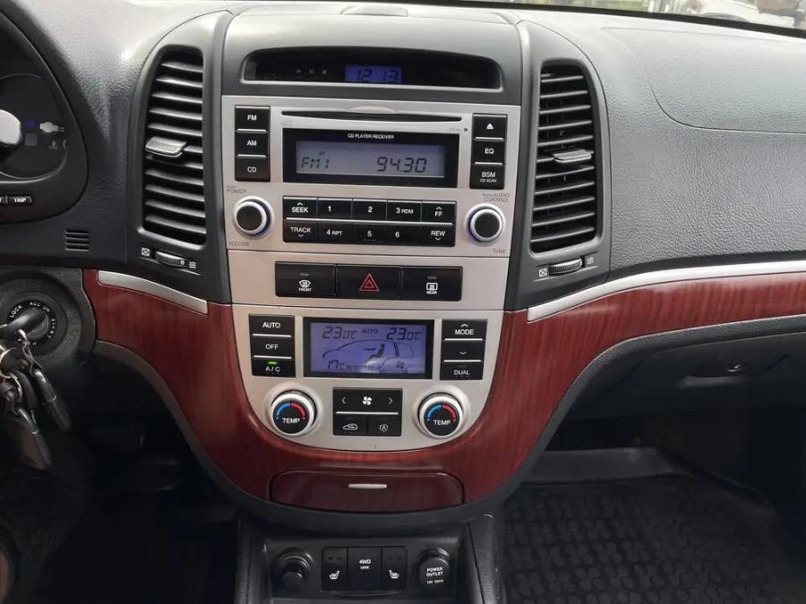 Blue Hyundai Santa Fe 2006 in Talsi, with an engine capacity of 2.20 L and mileage of 350 thousand km for 4200 €, photo 19 on AUTOMOTO.COM.LV