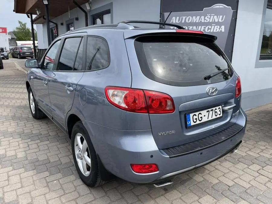 Blue Hyundai Santa Fe 2006 in Talsi, with an engine capacity of 2.20 L and mileage of 350 thousand km for 4200 €, photo 27 on AUTOMOTO.COM.LV