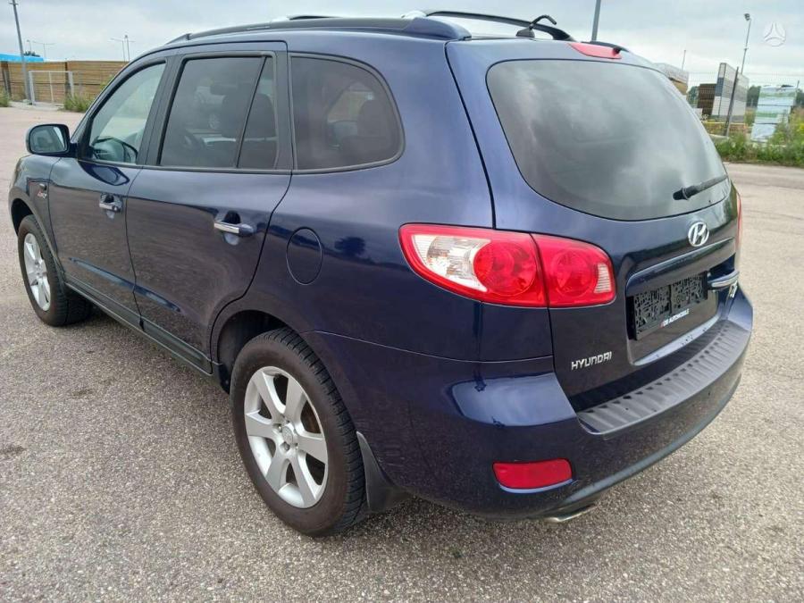 Blue Hyundai Santa Fe 2006 in Marijampole, with an engine capacity of 2.19 L and mileage of 232 thousand km for 3150 €, photo 5 on AUTOMOTO.COM.LV