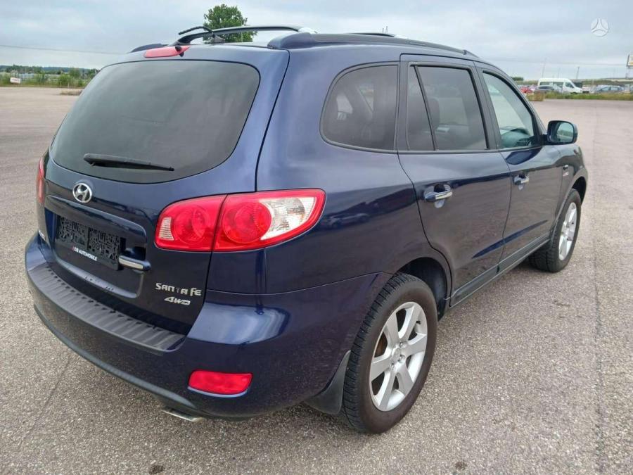 Blue Hyundai Santa Fe 2006 in Marijampole, with an engine capacity of 2.19 L and mileage of 232 thousand km for 3150 €, photo 7 on AUTOMOTO.COM.LV