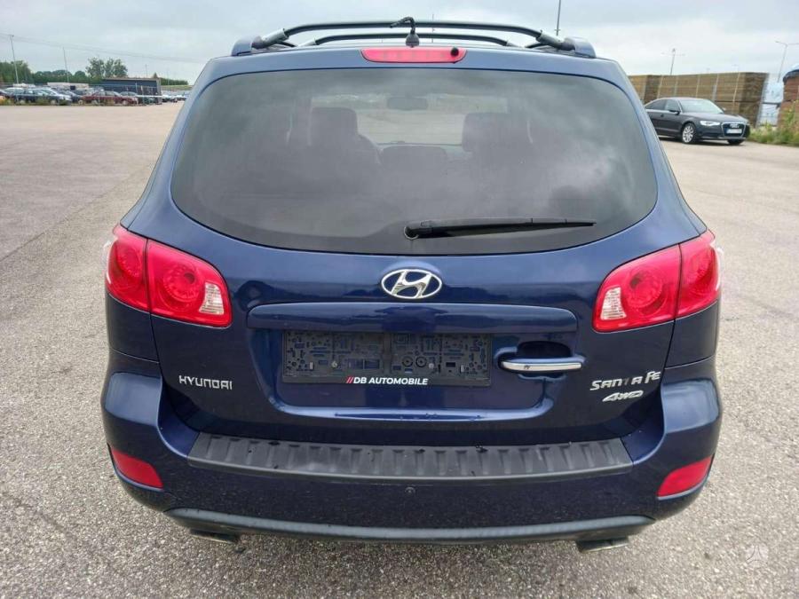Blue Hyundai Santa Fe 2006 in Marijampole, with an engine capacity of 2.19 L and mileage of 232 thousand km for 3150 €, photo 8 on AUTOMOTO.COM.LV