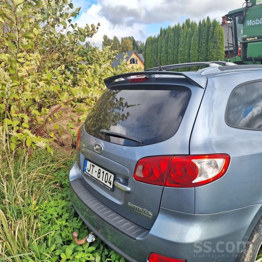 Zils Hyundai Santa Fe 2006 Ludza, ar dzinēja tilpumu 2.20 L un nobraukumu 0 tūkst. km par 1100 €, foto 4 vietnē AUTOMOTO.COM.LV