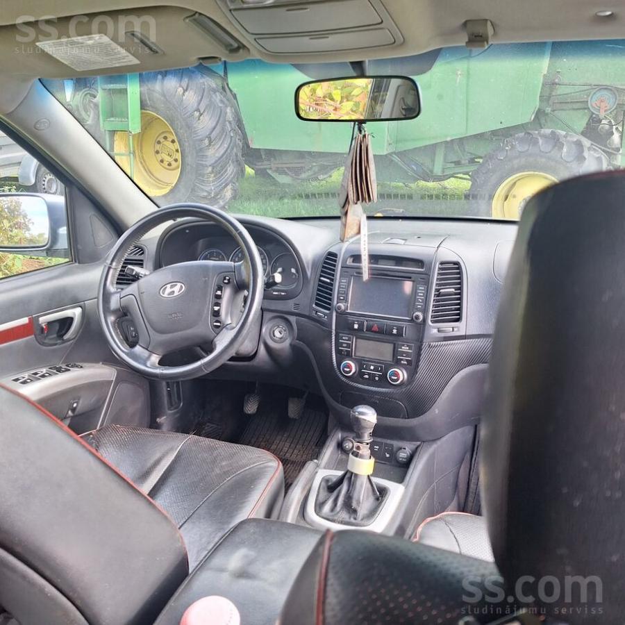Zils Hyundai Santa Fe 2006 Ludza, ar dzinēja tilpumu 2.20 L un nobraukumu 0 tūkst. km par 1100 €, foto 5 vietnē AUTOMOTO.COM.LV