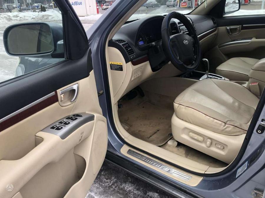 Zils Hyundai Santa Fe 2007 Kauņa, ar dzinēja tilpumu 2.19 L un nobraukumu 270 tūkst. km par 3850 €, foto 12 vietnē AUTOMOTO.COM.LV