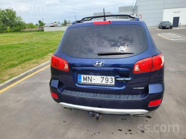 Zils Hyundai Santa Fe 2007 Rīga, ar dzinēja tilpumu 2.20 L un nobraukumu 257 tūkst. km par 2700 €, foto 6 vietnē AUTOMOTO.COM.LV