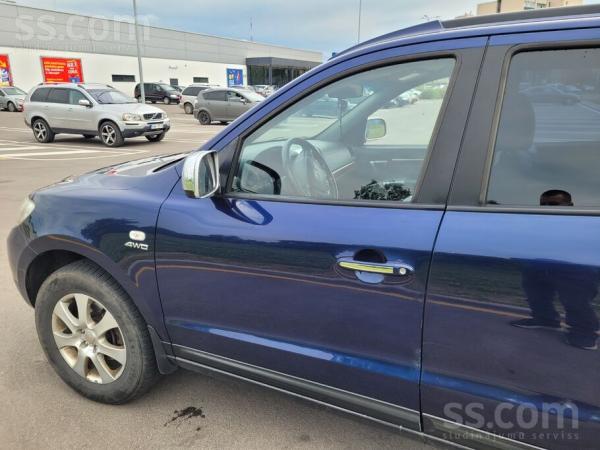 Zils Hyundai Santa Fe 2007 Rīga, ar dzinēja tilpumu 2.20 L un nobraukumu 257 tūkst. km par 2700 €, foto 9 vietnē AUTOMOTO.COM.LV
