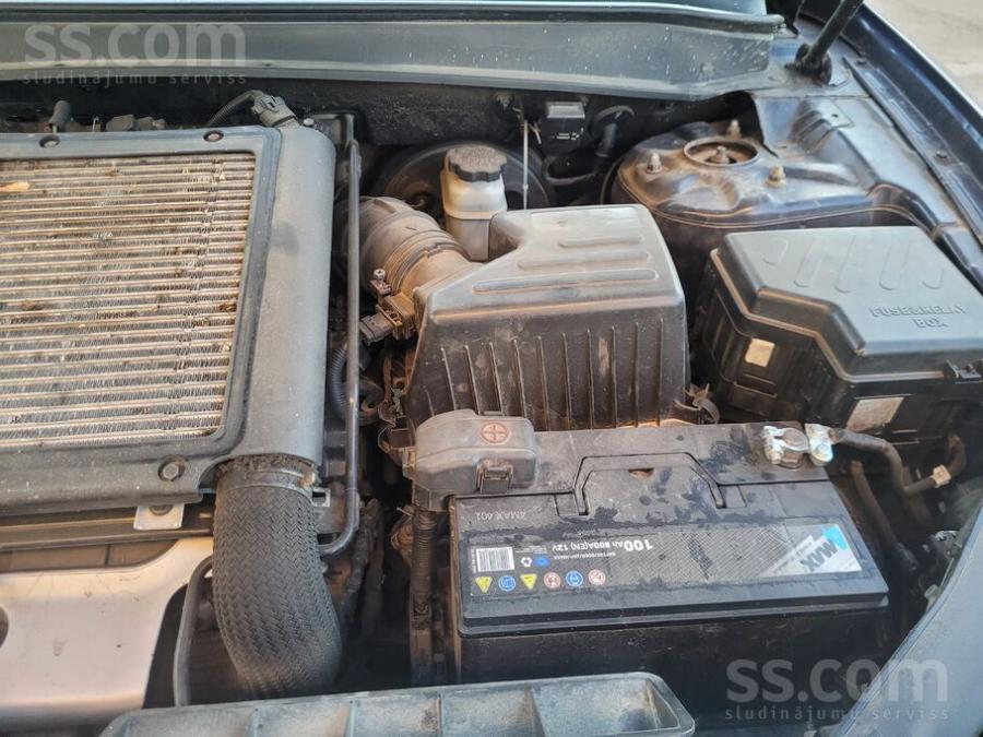 Zils Hyundai Santa Fe 2007 Daugavpils, ar dzinēja tilpumu 2.20 L un nobraukumu 257 tūkst. km par 2700 €, foto 16 vietnē AUTOMOTO.COM.LV