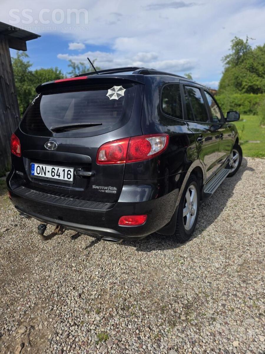 Blue Hyundai Santa Fe 2007 in Riga, with an engine capacity of 2.70 L and mileage of 0 thousand km for 2250 €, photo 3 on AUTOMOTO.COM.LV