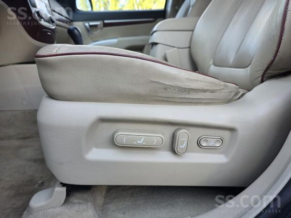 Blue Hyundai Santa Fe 2007 in Riga, with an engine capacity of 2.70 L and mileage of 0 thousand km for 2250 €, photo 8 on AUTOMOTO.COM.LV