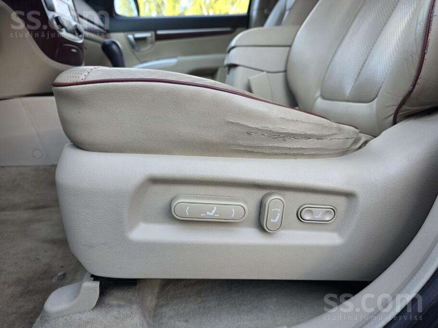 Blue Hyundai Santa Fe 2007 in Riga, with an engine capacity of 2.70 L and mileage of 0 thousand km for 2250 €, photo 9 on AUTOMOTO.COM.LV