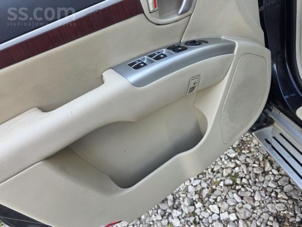 Zils Hyundai Santa Fe 2007 Rīga, ar dzinēja tilpumu 2.70 L un nobraukumu 0 tūkst. km par 1850 €, foto 7 vietnē AUTOMOTO.COM.LV