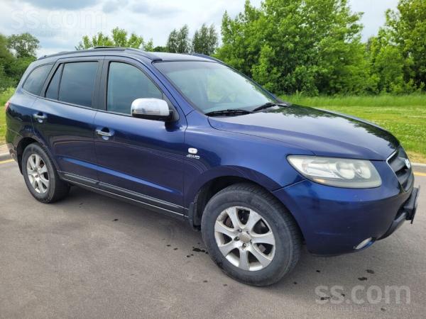 Blue Hyundai Santa Fe 2007 in Riga, with an engine capacity of 2.20 L and mileage of 257 thousand km for 2700 €, photo 4 on AUTOMOTO.COM.LV