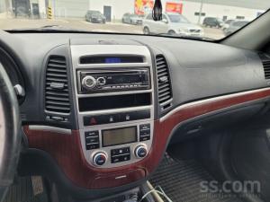 Zils Hyundai Santa Fe 2007 Rīga, ar dzinēja tilpumu 2.20 L un nobraukumu 257 tūkst. km par 2700 €, foto 12 vietnē AUTOMOTO.COM.LV