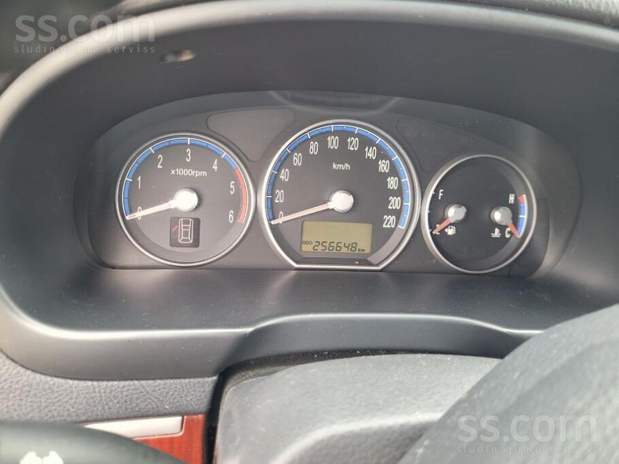 Zils Hyundai Santa Fe 2007 Rīga, ar dzinēja tilpumu 2.20 L un nobraukumu 257 tūkst. km par 2700 €, foto 14 vietnē AUTOMOTO.COM.LV