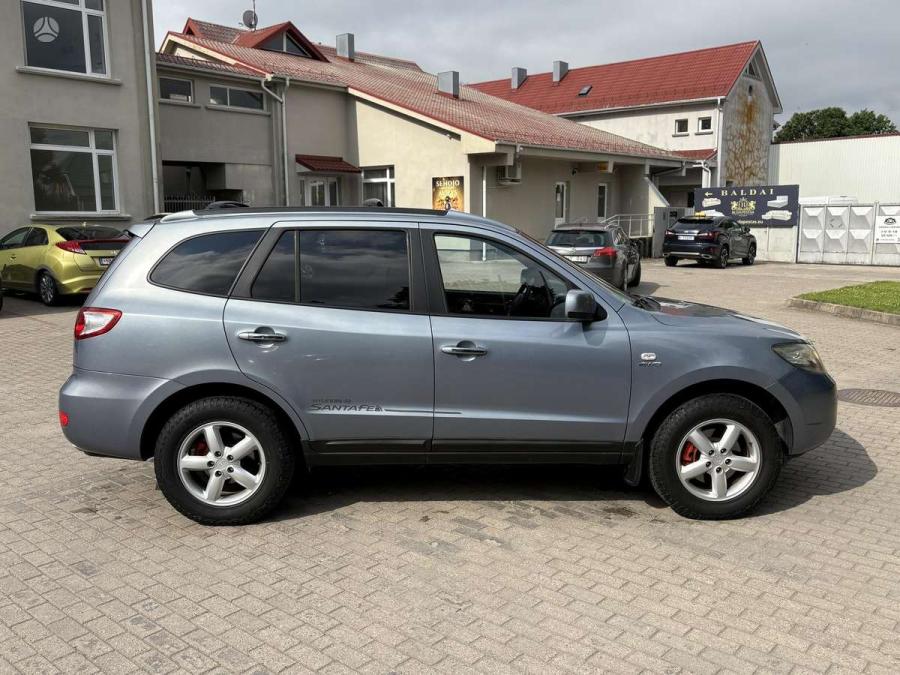Zils Hyundai Santa Fe 2007 Joniškis, ar dzinēja tilpumu 2.66 L un nobraukumu 244 tūkst. km par 3650 €, foto 7 vietnē AUTOMOTO.COM.LV