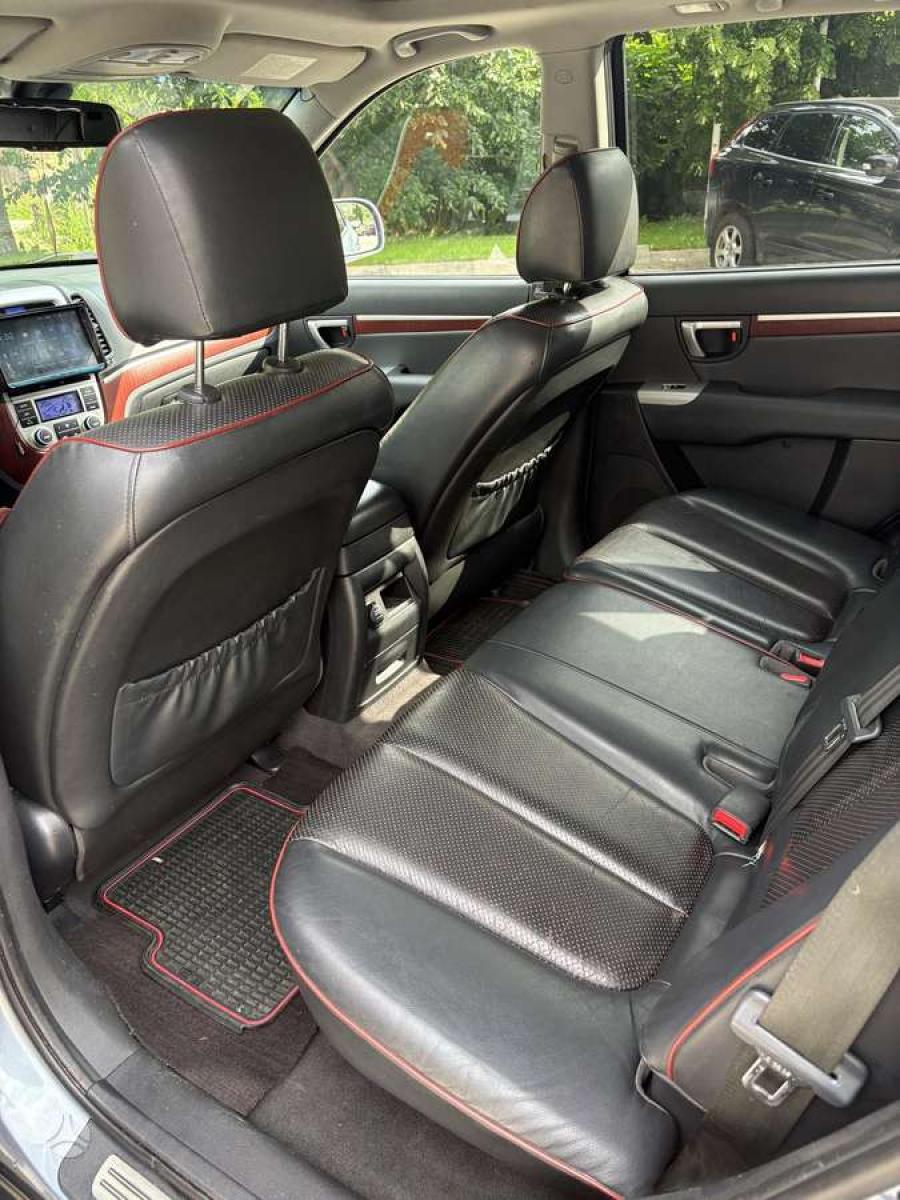 Zils Hyundai Santa Fe 2007 Joniškis, ar dzinēja tilpumu 2.66 L un nobraukumu 244 tūkst. km par 3650 €, foto 10 vietnē AUTOMOTO.COM.LV