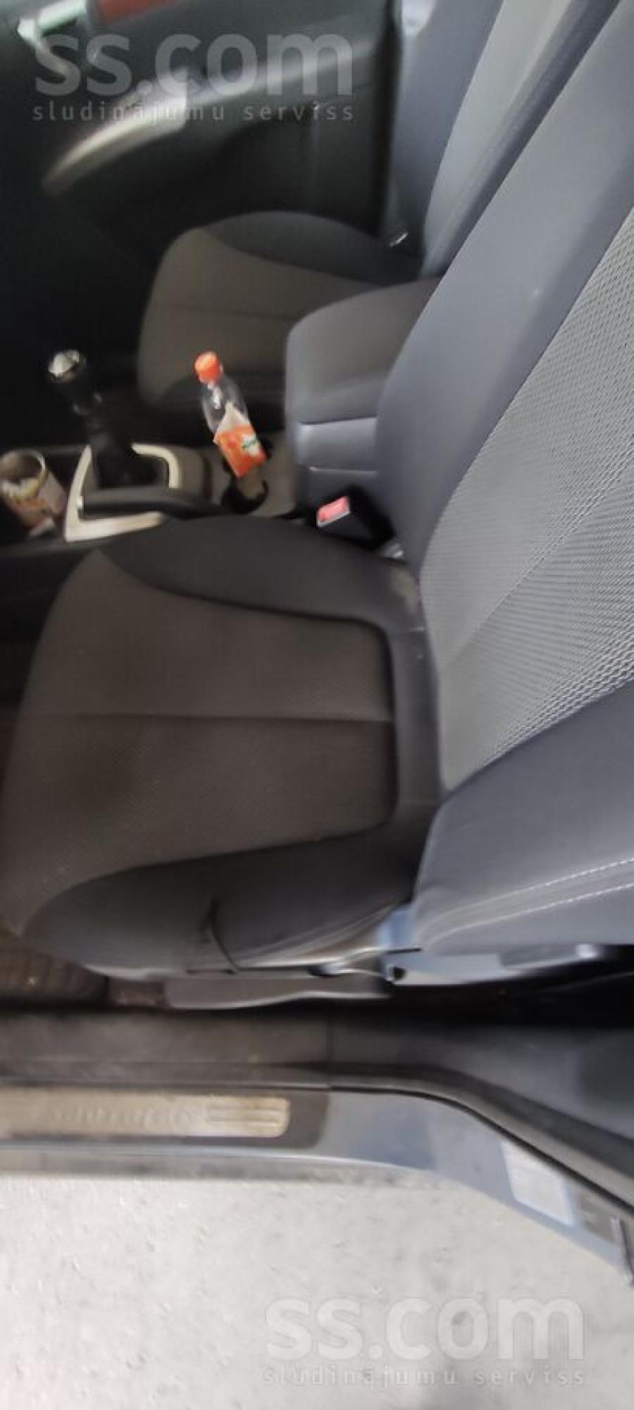 Blue Hyundai Santa Fe 2007 in Riga, with an engine capacity of 2.20 L and mileage of 278 thousand km for 790 €, photo 3 on AUTOMOTO.COM.LV