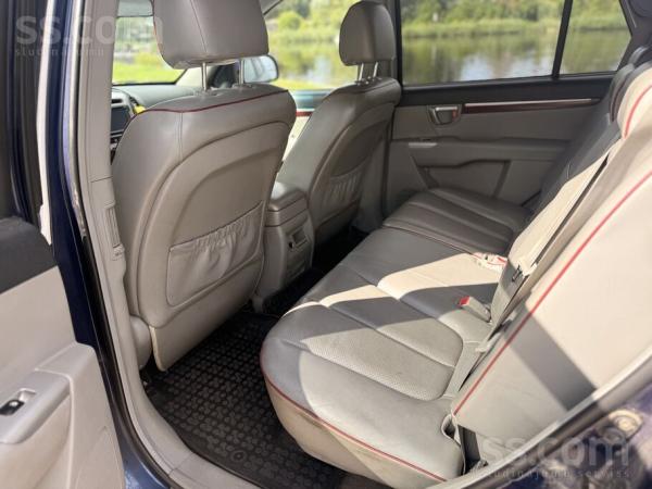Zils Hyundai Santa Fe 2007 Liepāja, ar dzinēja tilpumu 2.20 L un nobraukumu 271 tūkst. km par 2750 €, foto 6 vietnē AUTOMOTO.COM.LV