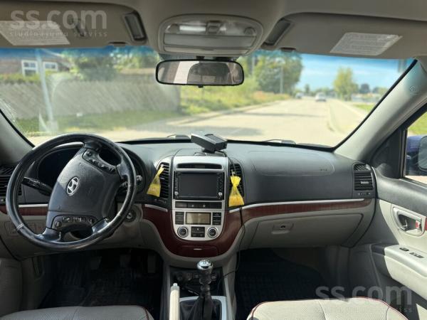 Zils Hyundai Santa Fe 2007 Liepāja, ar dzinēja tilpumu 2.20 L un nobraukumu 271 tūkst. km par 2750 €, foto 7 vietnē AUTOMOTO.COM.LV