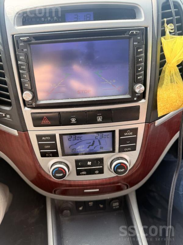 Zils Hyundai Santa Fe 2007 Liepāja, ar dzinēja tilpumu 2.20 L un nobraukumu 271 tūkst. km par 2750 €, foto 8 vietnē AUTOMOTO.COM.LV